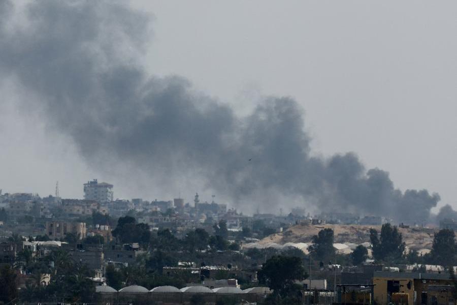 Israel says Gaza war likely to last another seven months as tanks probe ...