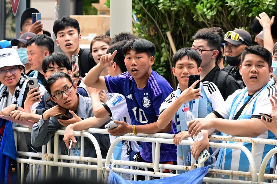 Chinese fans' epic reception for Messi ahead of friendly against Australia
