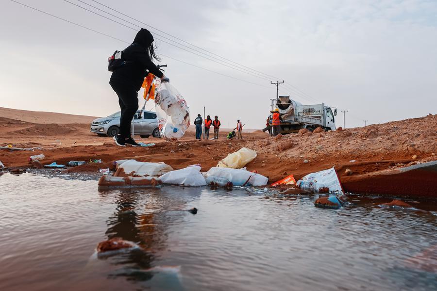 BFGoodrich Tires conducts desert cleaning drive amidst the event