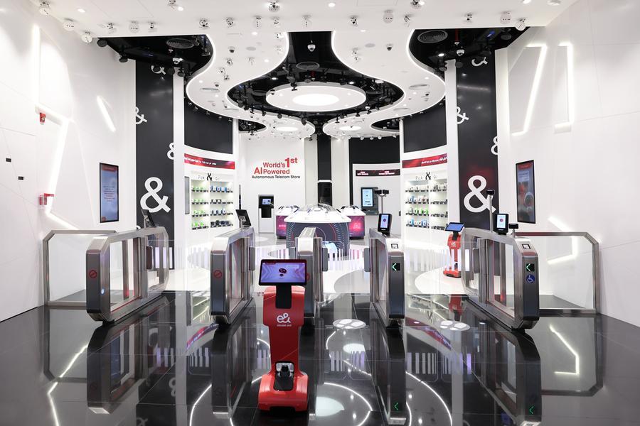 E& UAE continues to transform retail, opening the second AI-powered ...