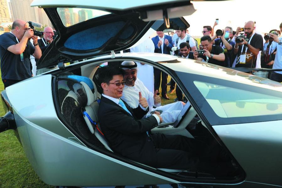 XPeng’s eVTOL flying car X2 makes history with first public test flight ...