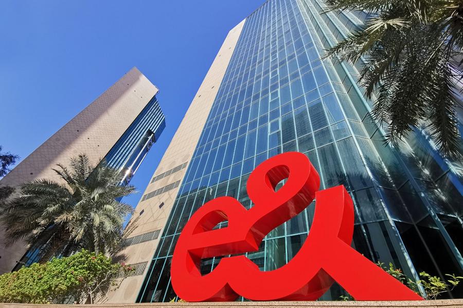 Emirates Telecommunications acquires 9.8% stake in Vodafone
