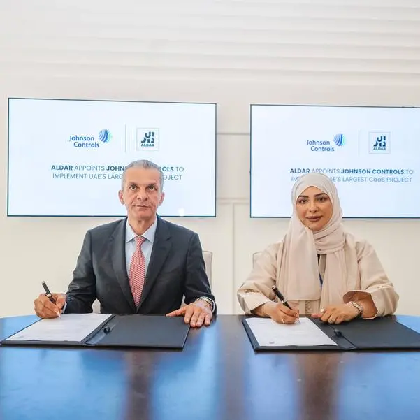 LG presents a breath of fresh air at its retrofit solutions seminar, planting a tree for each ...