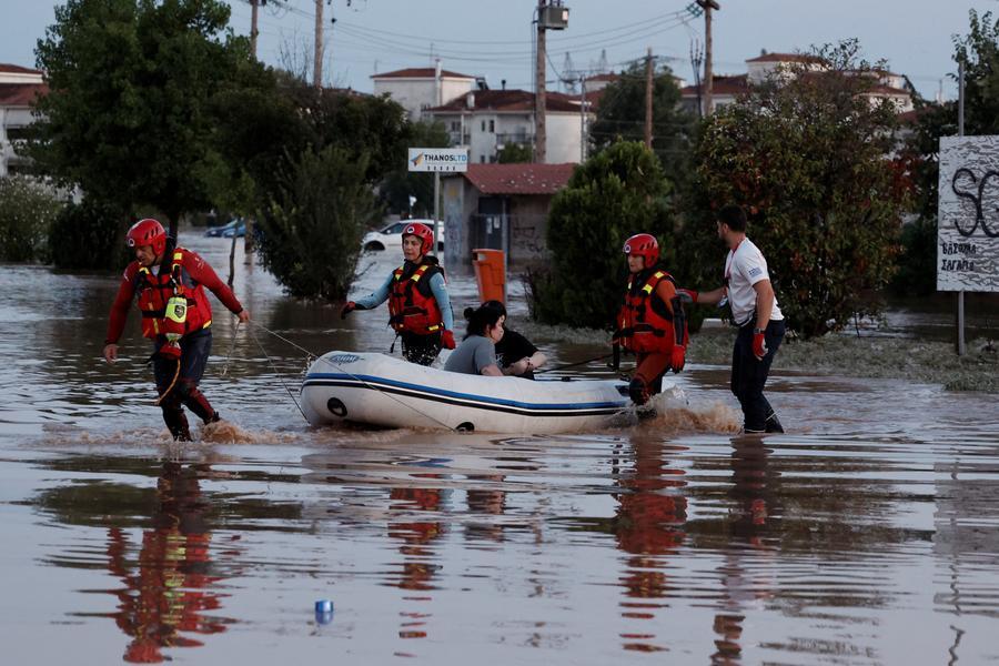 Boats, helicopters rescue hundreds after storm in Greece