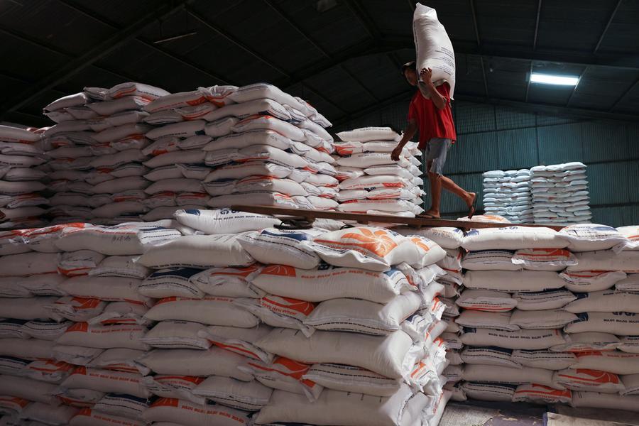 Indonesia extends rice handout for the poor until end-2024