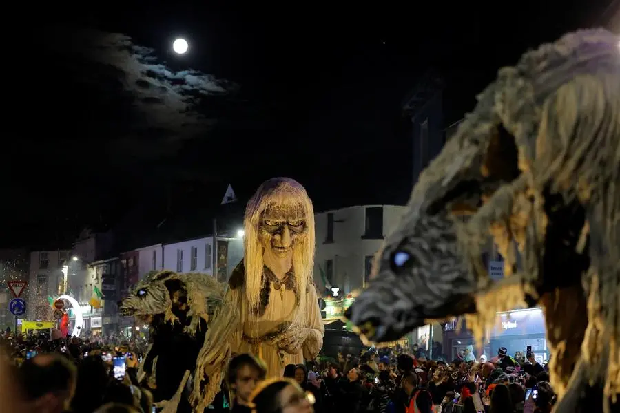 Ireland's Cnamha La Loba Halloween Parade