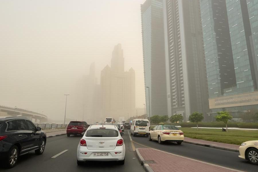 UAE: Red alert issued; police warn motorists of poor visibility