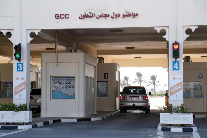 Qatar: Abu Samra border crossing receives 376,500 passengers during Eid ...