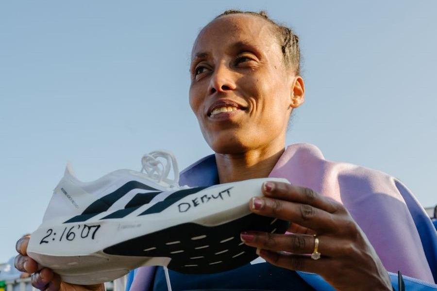 Adidas athlete breaks marathon world record at the Dubai Marathon