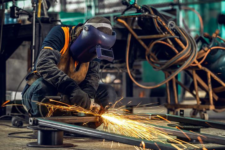 Egypt's manufacturing, extractive industries index slips over 3% MoM in ...