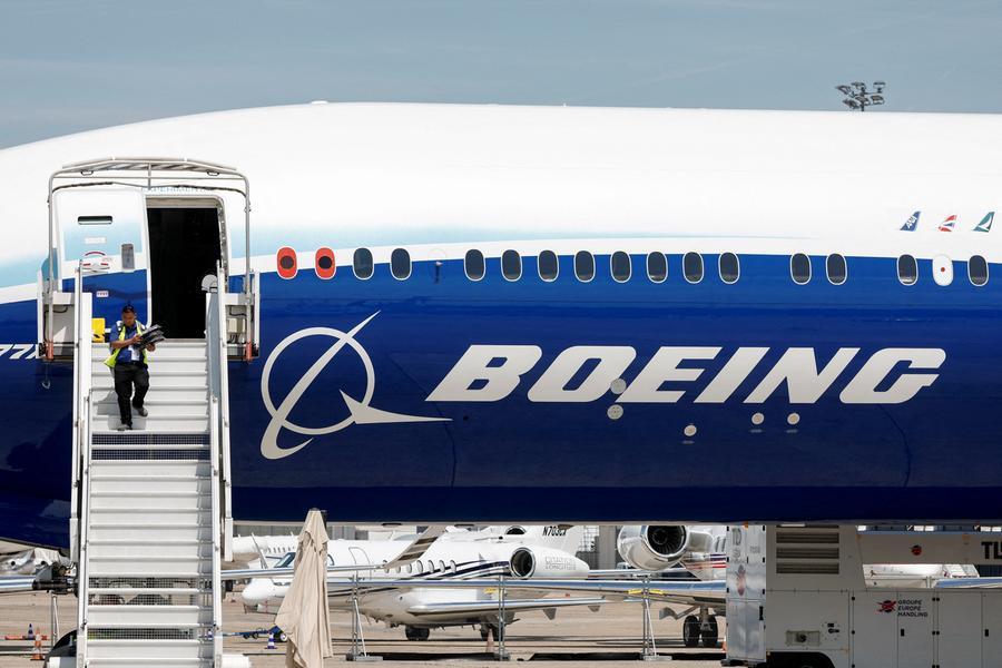 Boeing hones $15bln financing plan to weather crises, sources say
