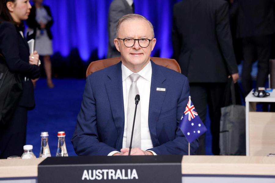 Australia raises human rights, trade with China's top diplomat