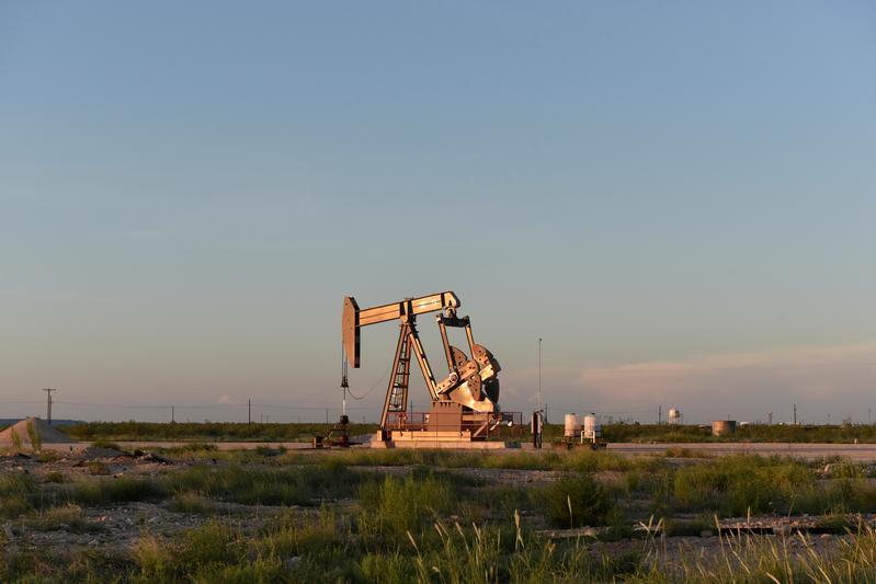 Oil on track for biggest monthly gains in over a year