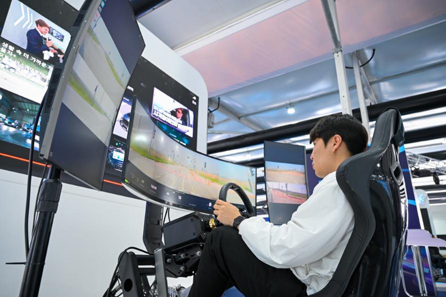 Bayanat, Autonomous a2z stun DRIFTx visitors by remotely driving ...