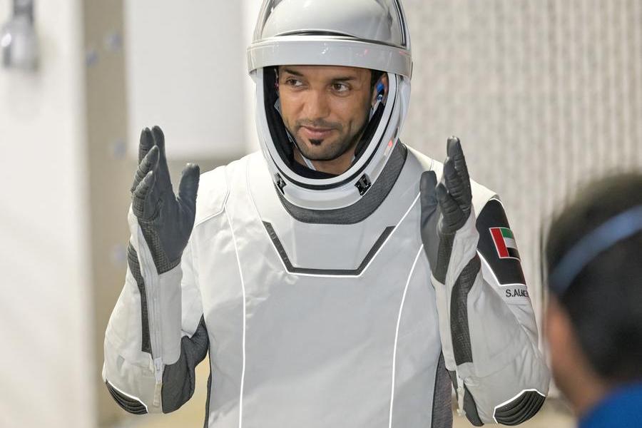 'Shukran jazeelan': UAE astronaut addresses world in Arabic from ...