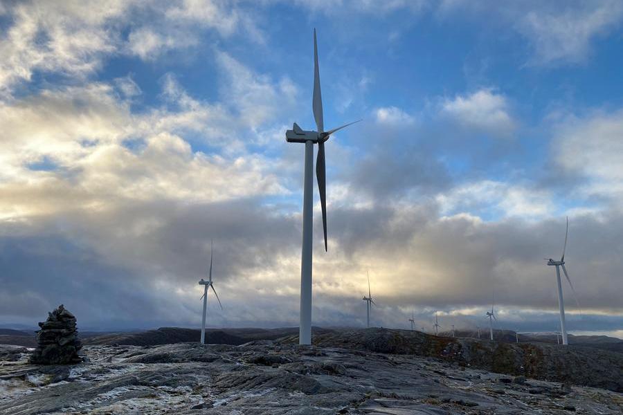 Shell-led Dutch wind farm delivers first electricity