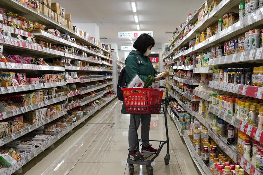 Japanese inflation jumps to 2.7% in November