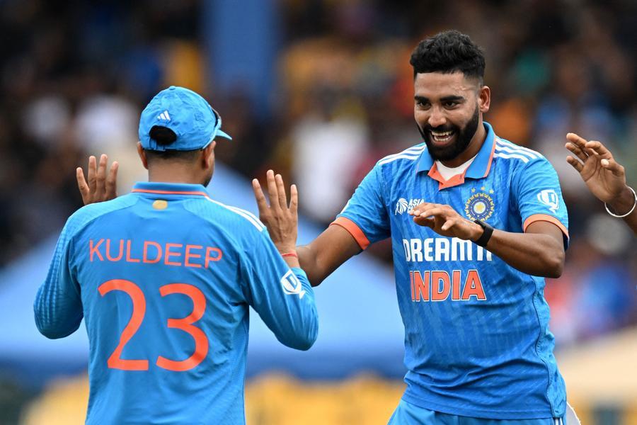Sri Lanka in tatters at 12-5 in Asia Cup final against India