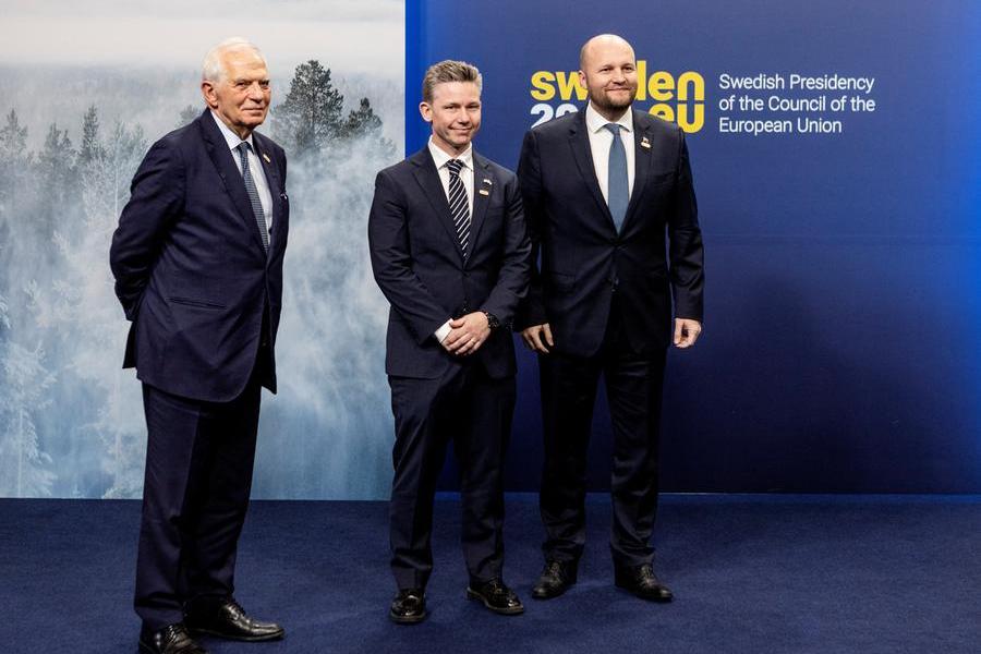 Slovak defence minister says time to decide on sending MiG-29s to Ukraine