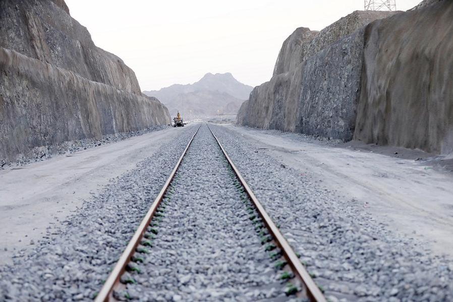 UAE: Etihad Rail completes tracklaying works for main line in Sharjah ...