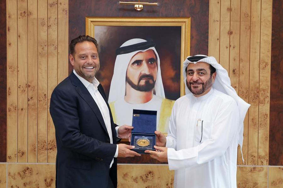 Hamdan Bin Mohammed Smart University receives delegation from Delos