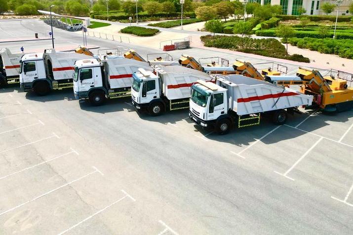 Dubai Municipality incorporates five new vehicles into its fleet of ...