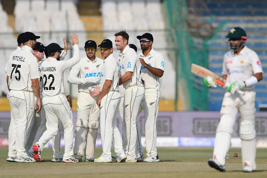 New Zealand eye victory as Pakistan slide to 125-5 in 2nd Test