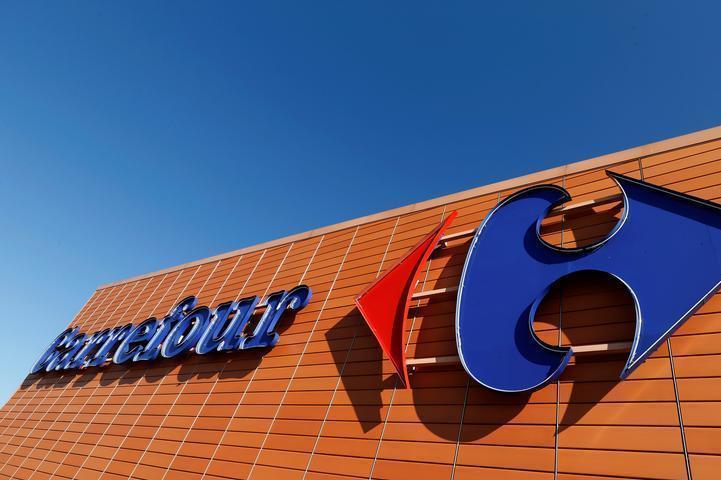 Carrefour teams up with Dubai's Apparel Group to expand into India