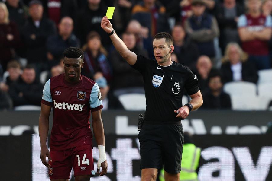 Referee to wear head camera in Premier League match