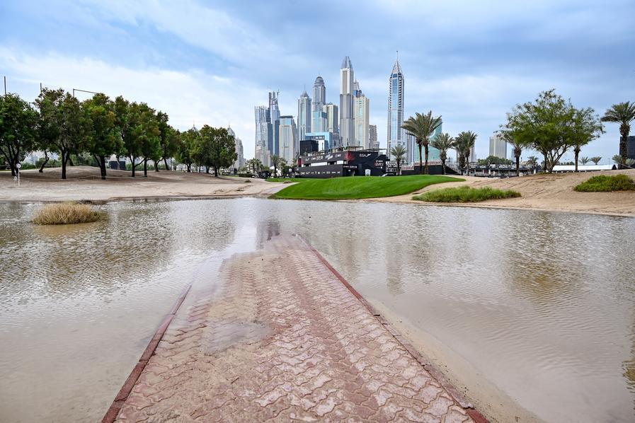 UAE weather alert: Residents warned of heavy rain, lightning, possible ...