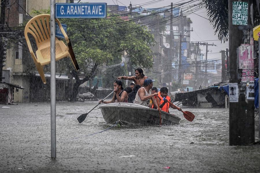 Monsoon brings heavy flooding to Manila, Philippines
