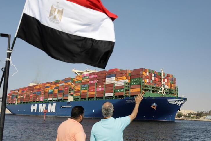 Egypt refloats cargo vessel that ran aground in Suez Canal