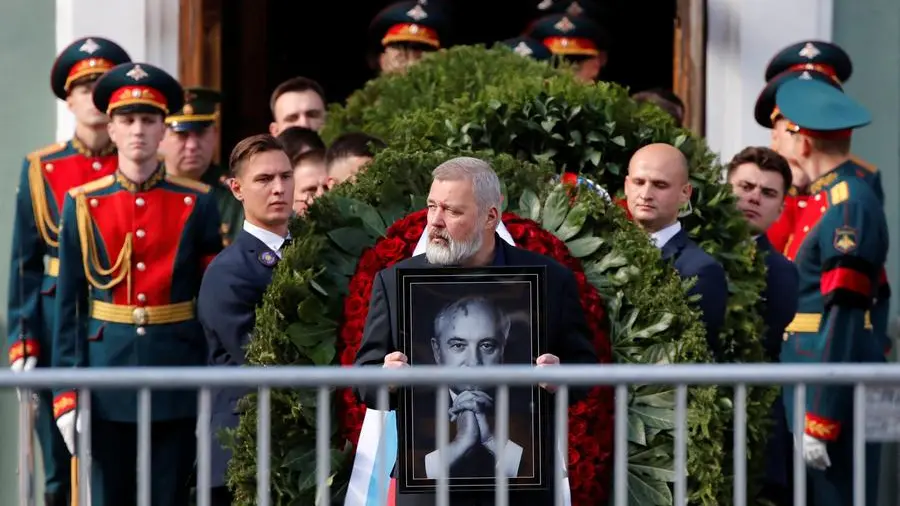 Thousands of Russians bid farewell to last Soviet leader Mikhail ...