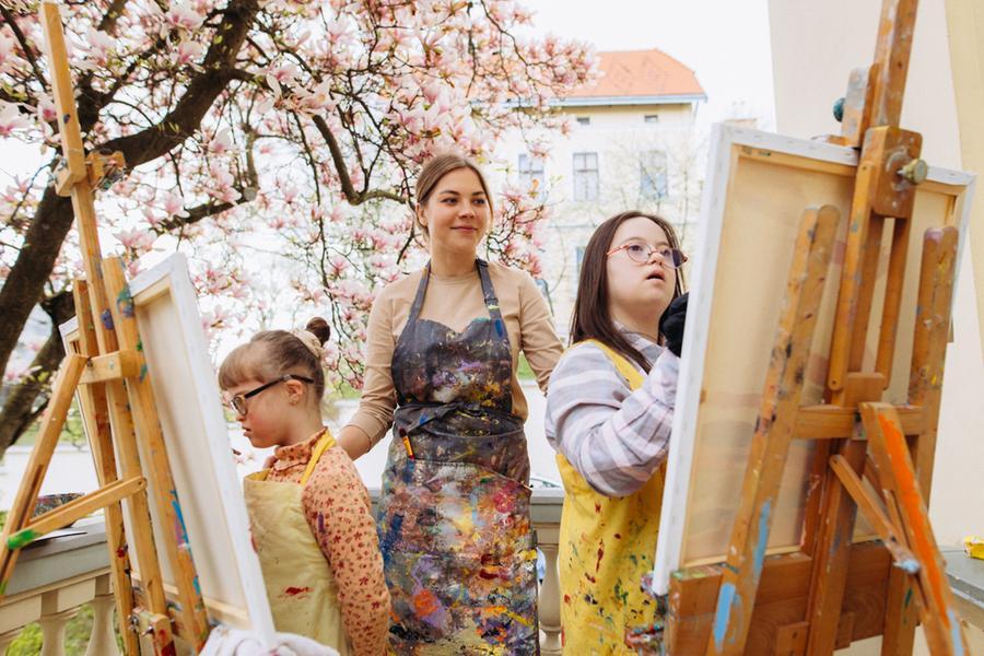 Not about technique or aesthetics: Here's what art therapy really entails