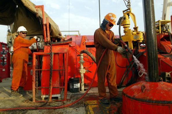 Kuwaiti firms win oil maintenance deals