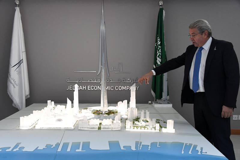 Saudi Arabia restarts work on world’s tallest tower