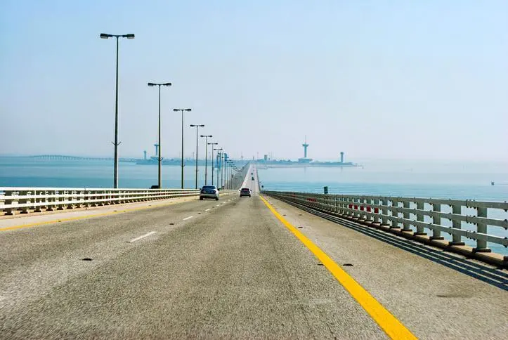 Qatar Bahrain Causeway Bahrain Causeway Bridge Hi Res Stock