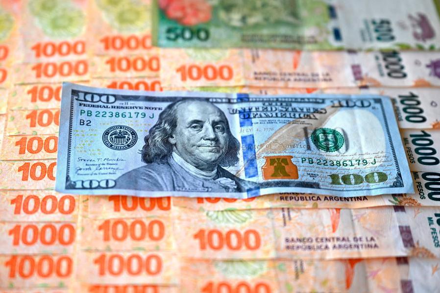 Argentina's annual inflation soars above 250% in January
