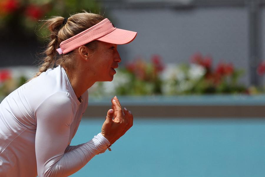 Rybakina rallies to make Madrid semi-final