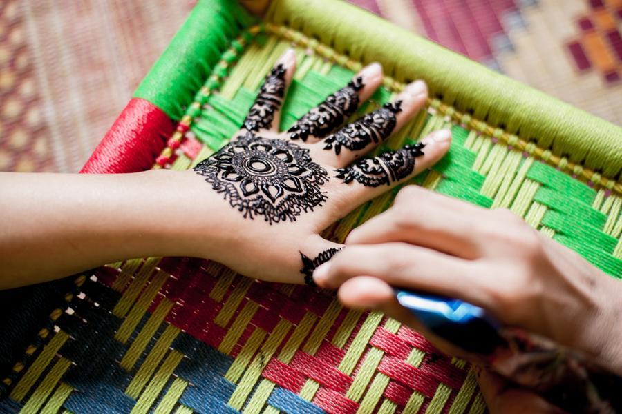 Eid Al Fitr in UAE: Residents opt for henna stickers as salons fully booked