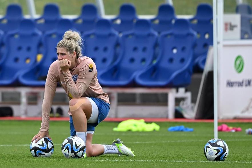 England captain Bright expects to be fit for World Cup