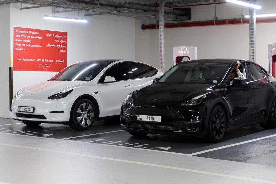 Analysis: In Saudi debut, Tesla faces desert heat, few chargers