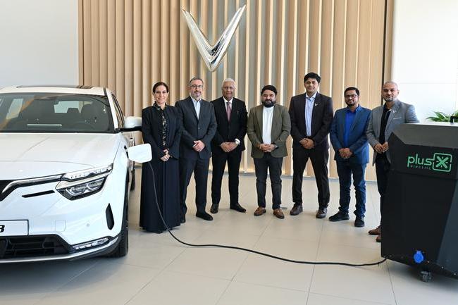 Al Tayer Motors and VinFast launch UAE’s first ‘At Your Door’ EV ...
