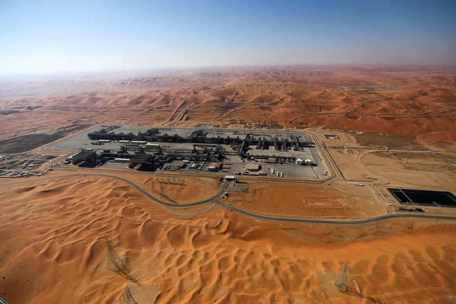 Saudi Arabia to burn more oil for power this summer as gas output falls