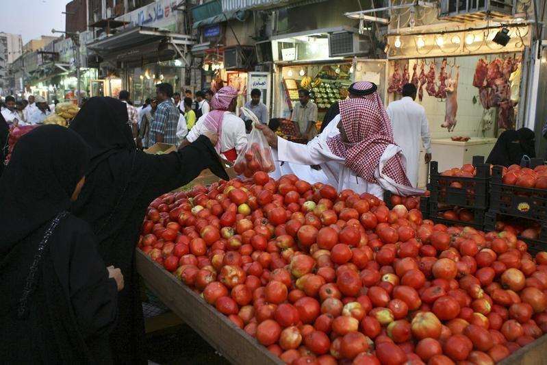 Saudi farmers seek expansion of Dammam vegetable market