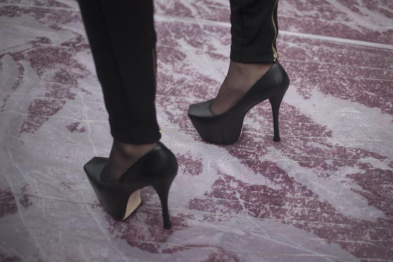 Do high heels damage your feet?
