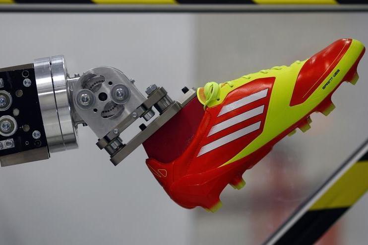German robots to make first Adidas running shoes in 2016