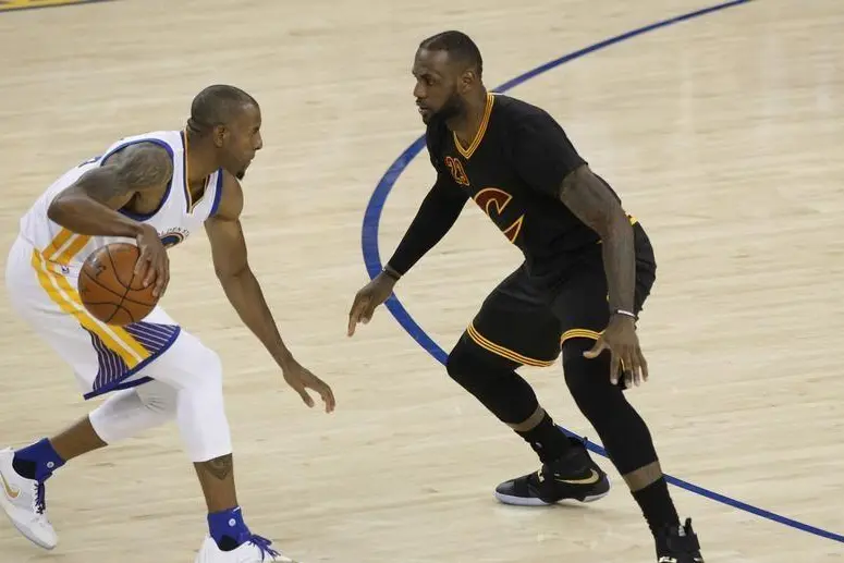 UPDATE 2-NBA-James, Irving explode to keep Cavs alive in NBA Finals