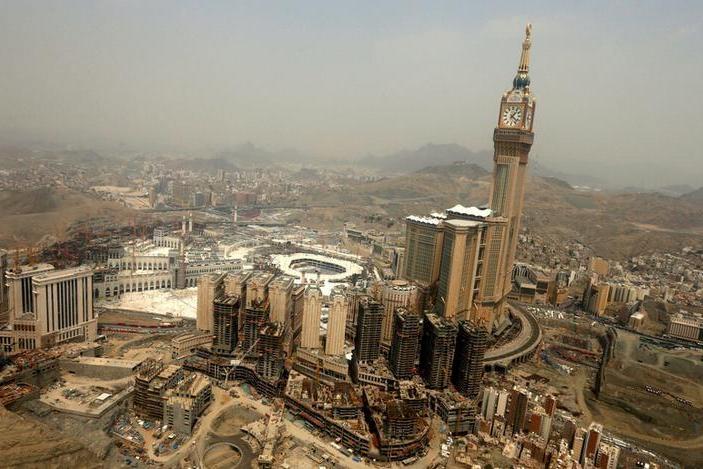 Mecca mayor says no delays on pilgrimage expansion projects