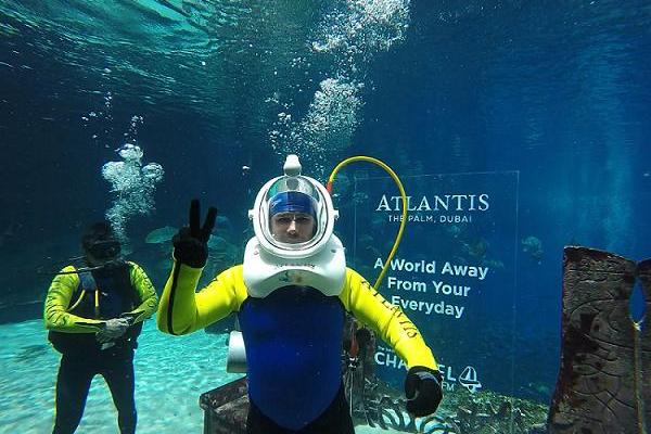 Dubai underwater radio broadcast at Atlantis breaks world record
